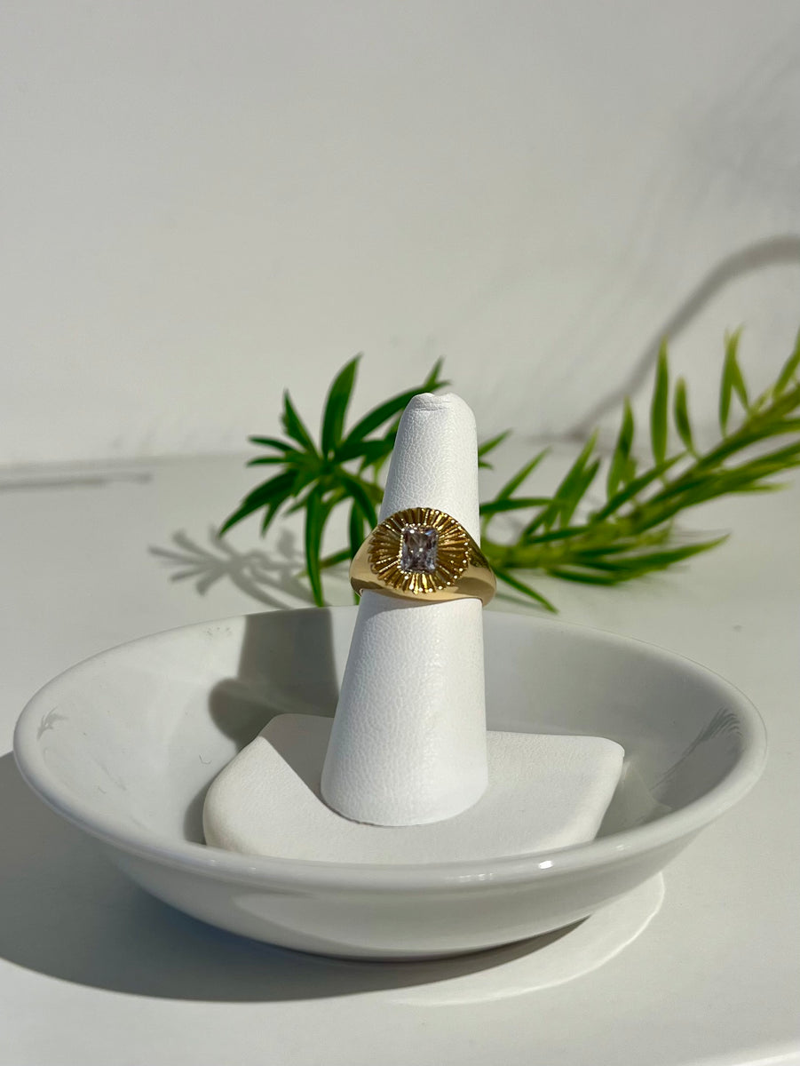 Ember Signet Ring {Gold} – Leona Ruby